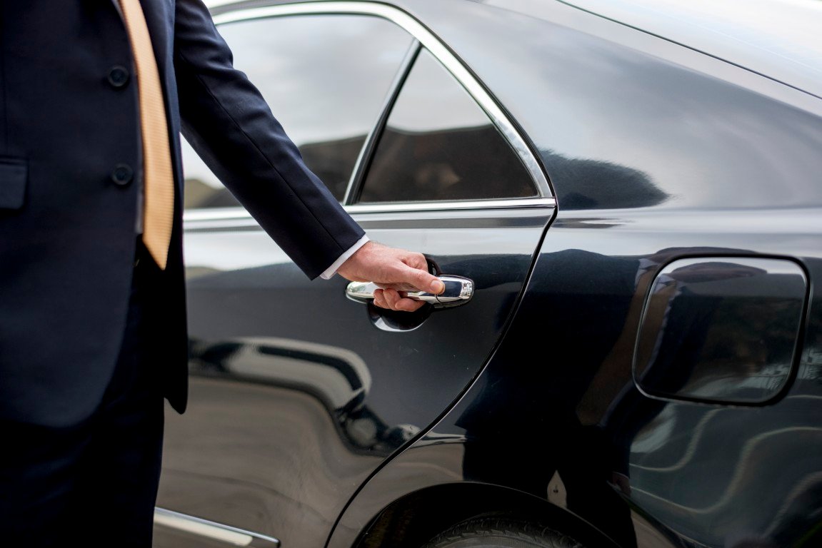 The Ultimate Guide to Prom Limo Rental, Corporate Travel & More with ...